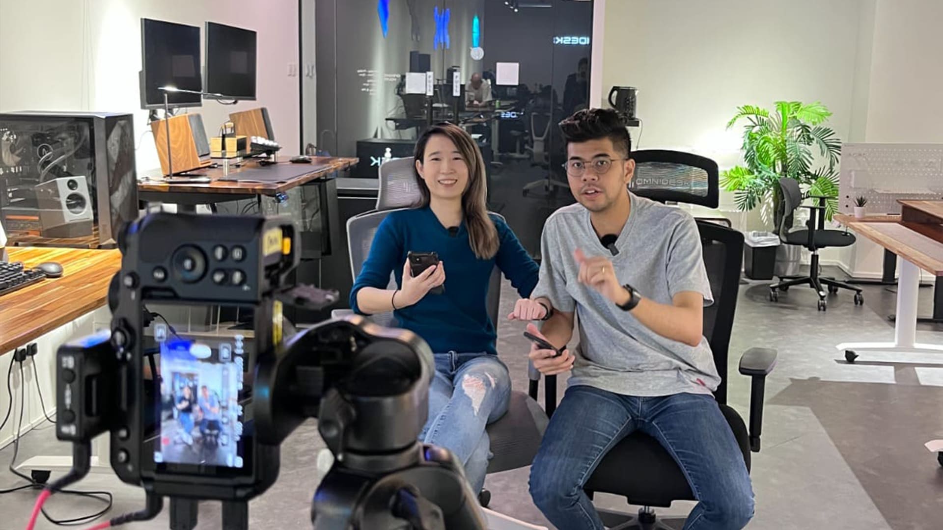 Melvallous - E-commerce / Livestream Host in Singapore | Tech, Gaming, Audio